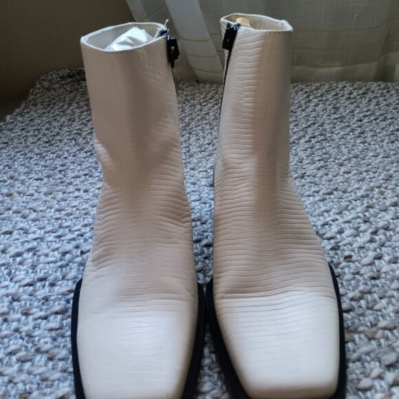 Frame Denim Shoes Frame Womens Leather Croc Embossed Flat Heel Booties In Off White Poshmark